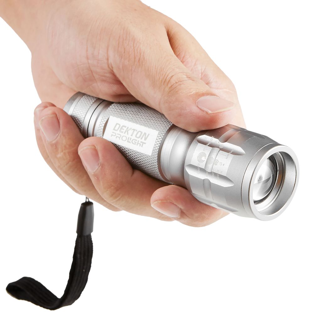 DEKTON PRO LIGHT XT160 TACTICAL TORCH - 160 LUMENS / 200M DISTANCE ...